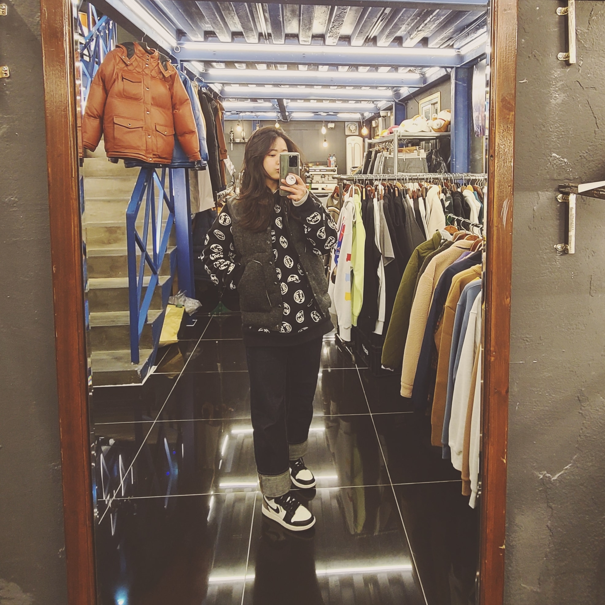 빼꼼맘 (@young_na89) 님의 게시물 | KREAM