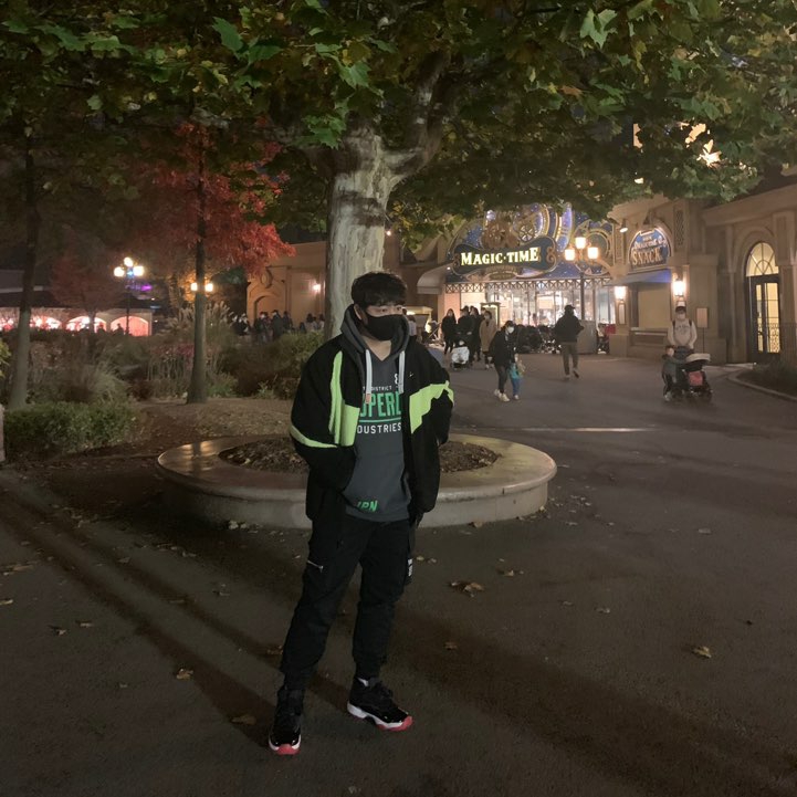 군써니 (@goonsun) 님의 게시물 | KREAM