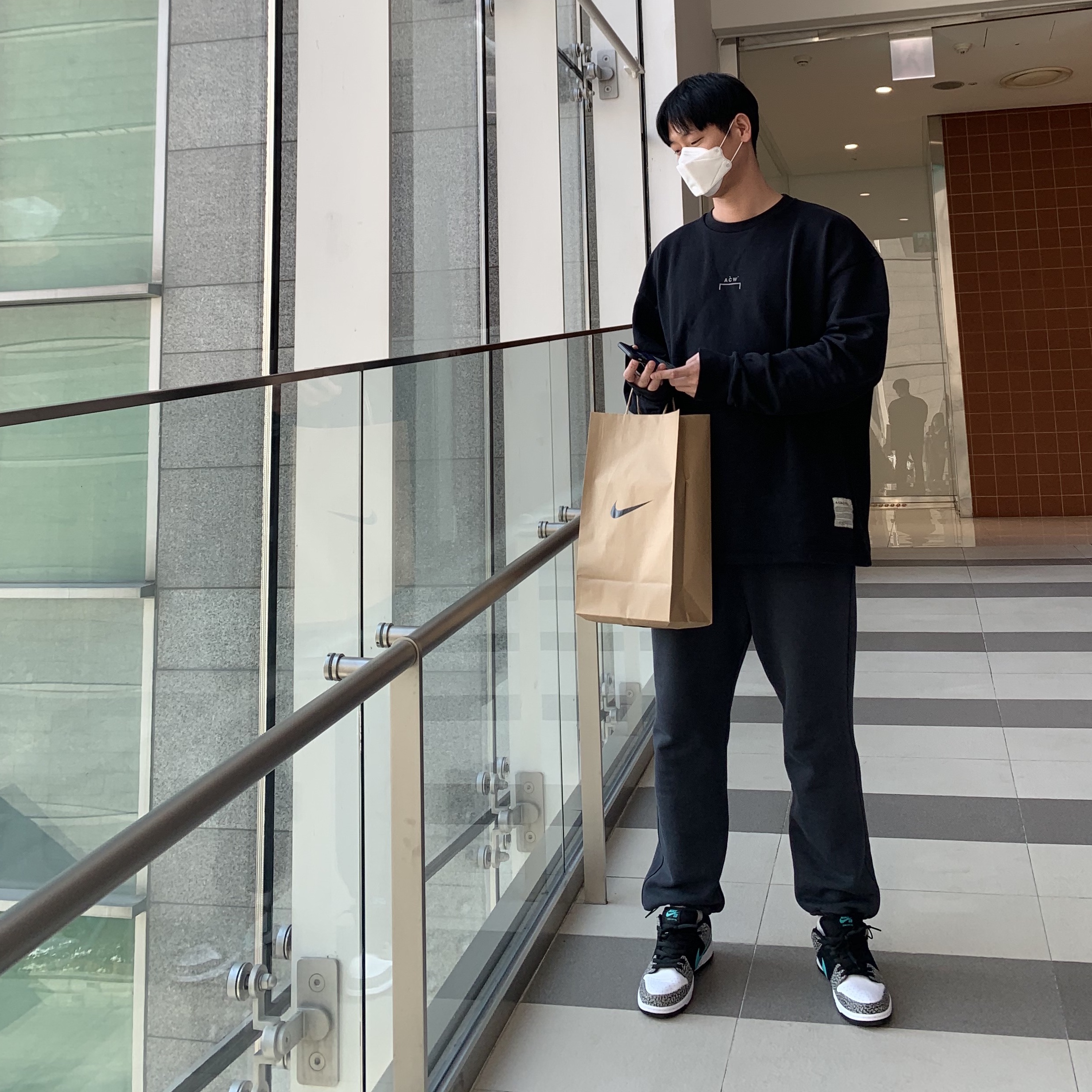 우팔 (@wooo8) 님의 게시물 | KREAM