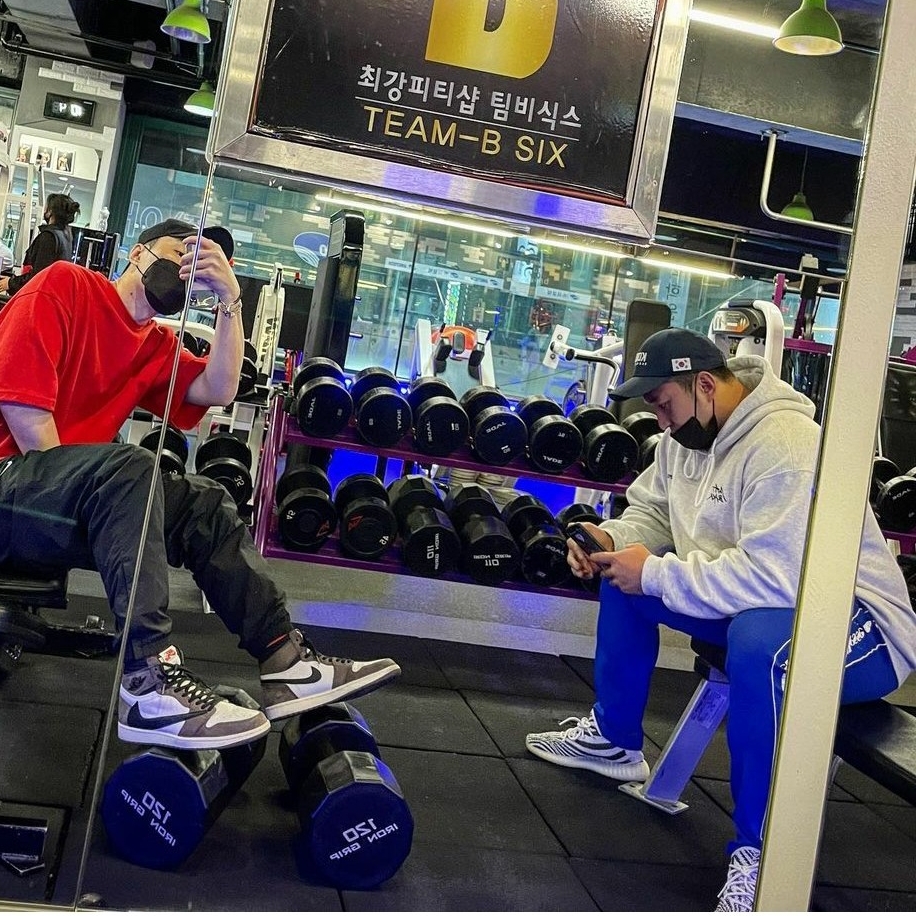 okjw1981 (@realbuilder...) 님의 게시물 | KREAM