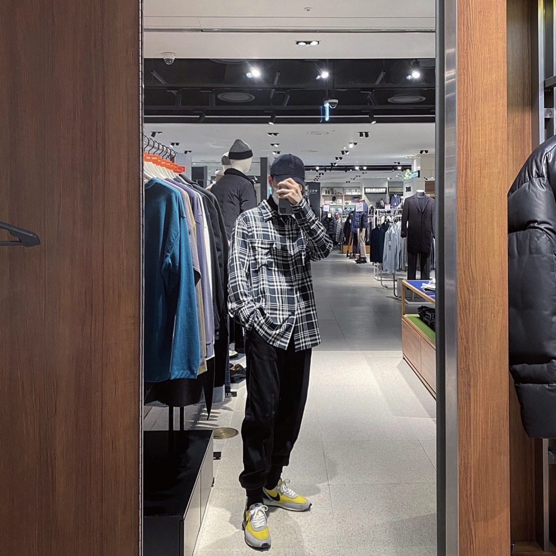 (@iidllee) 님의 게시물 | KREAM