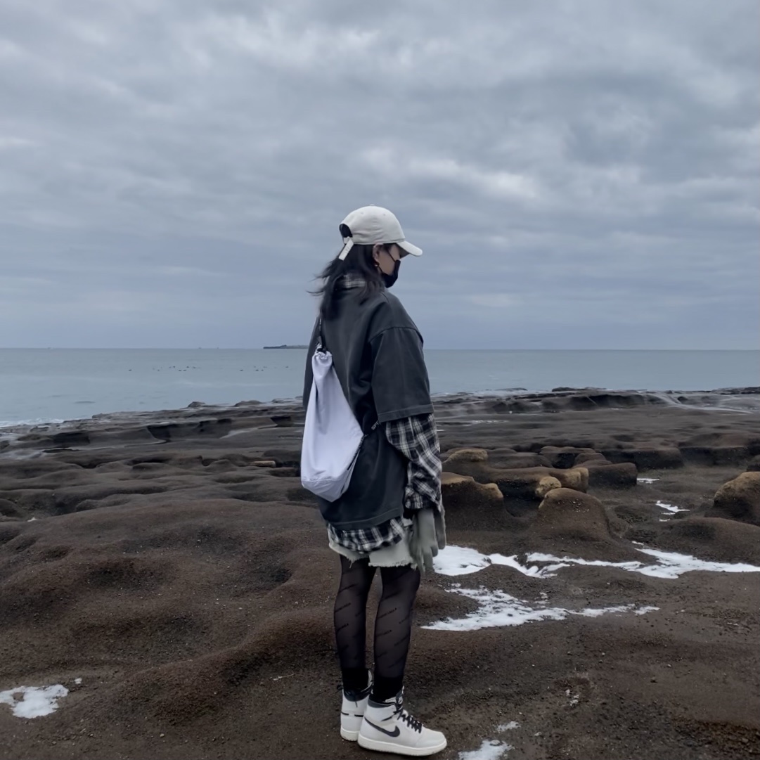 호연 (@year.hoo) 님의 게시물 | KREAM