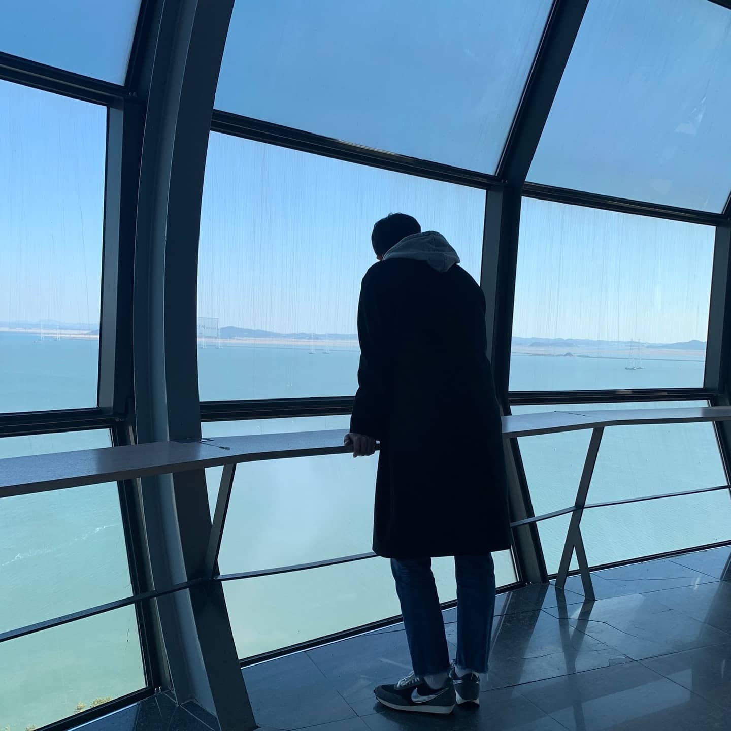 jjjj (@jneomc) 님의 게시물 | KREAM