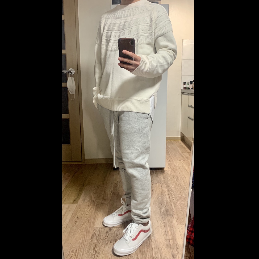 (@greatoms) 님의 게시물 | KREAM