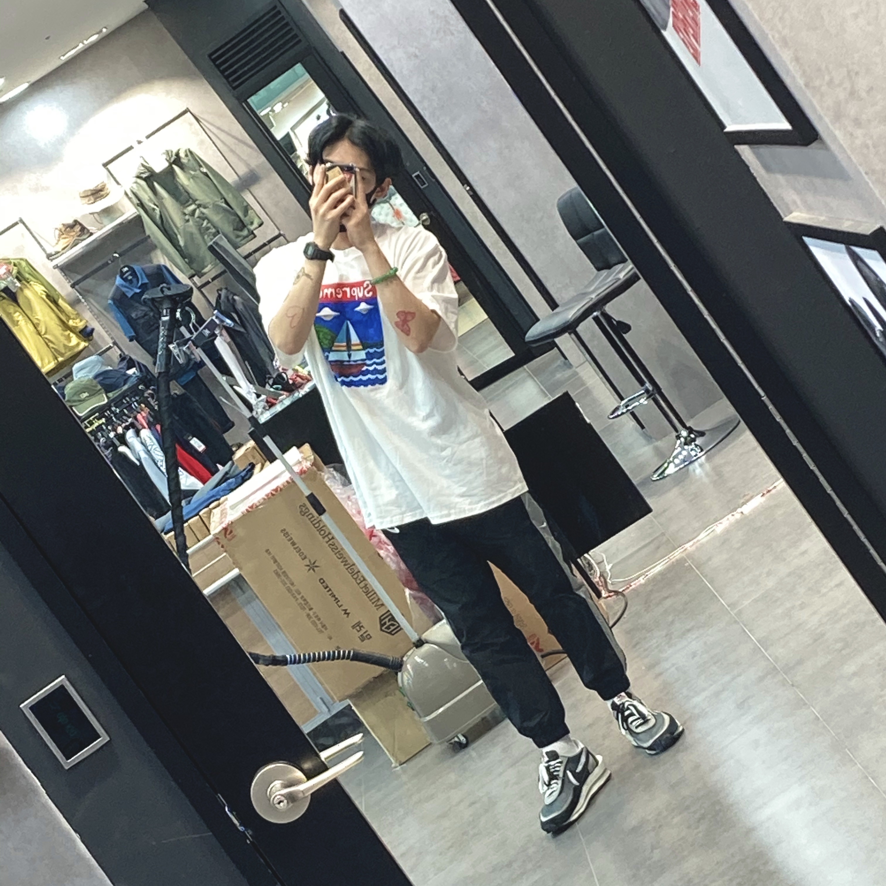 문수 (@moonsu) 님의 게시물 | KREAM