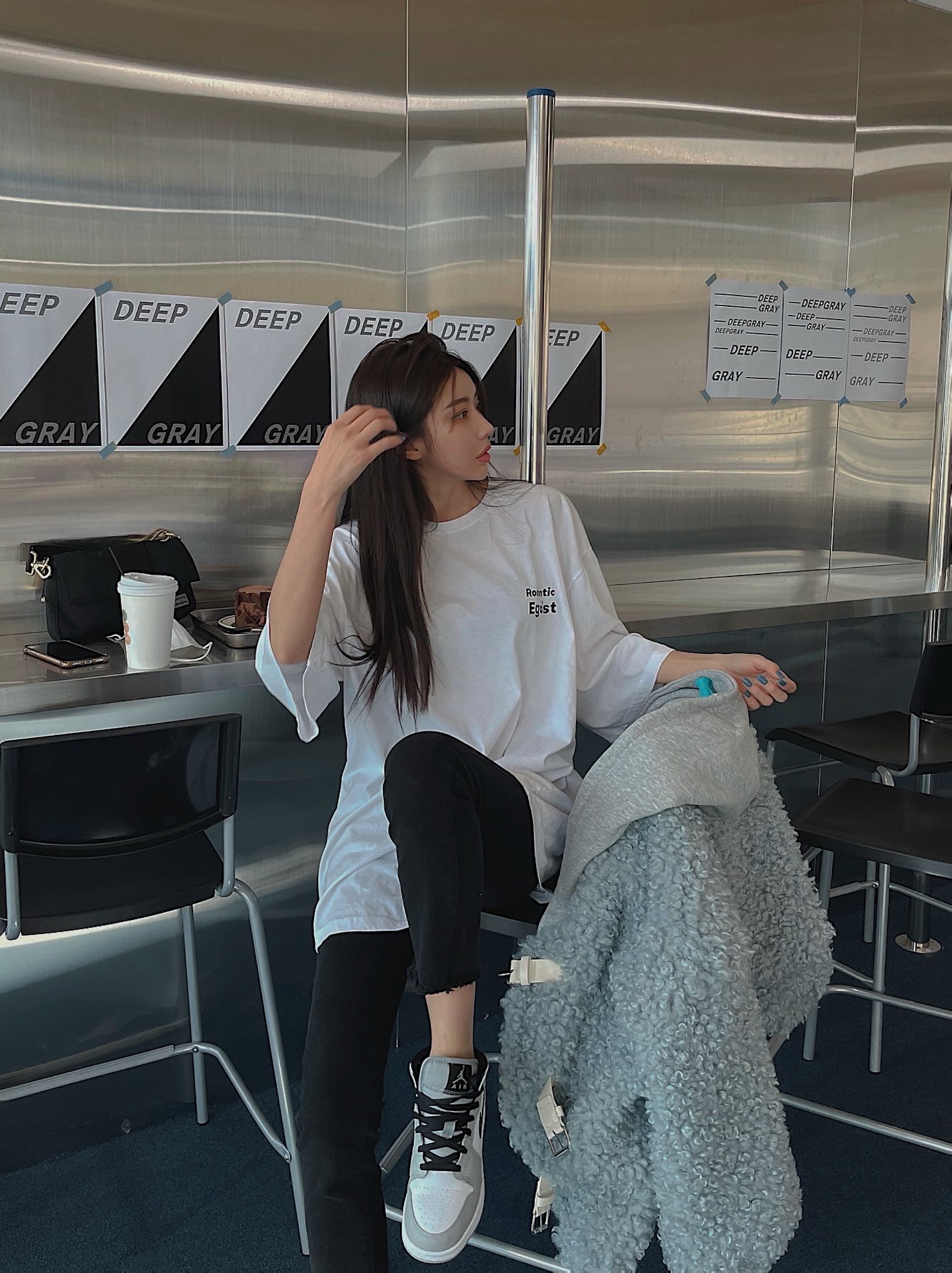 insta @_lxxone (@riwon) 님의 게시물 | KREAM