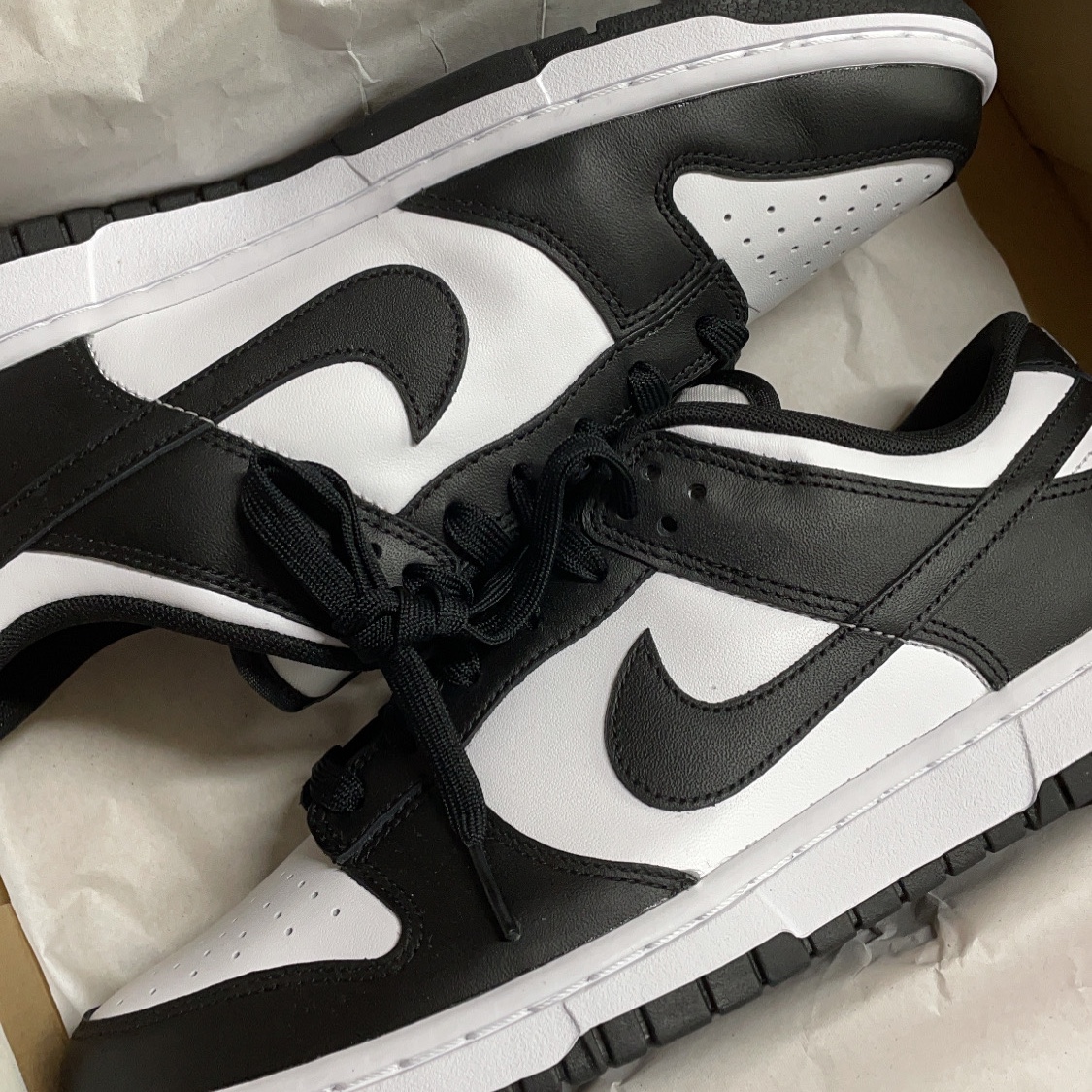 윾나륵 (@yunaruu) 님의 게시물 | KREAM