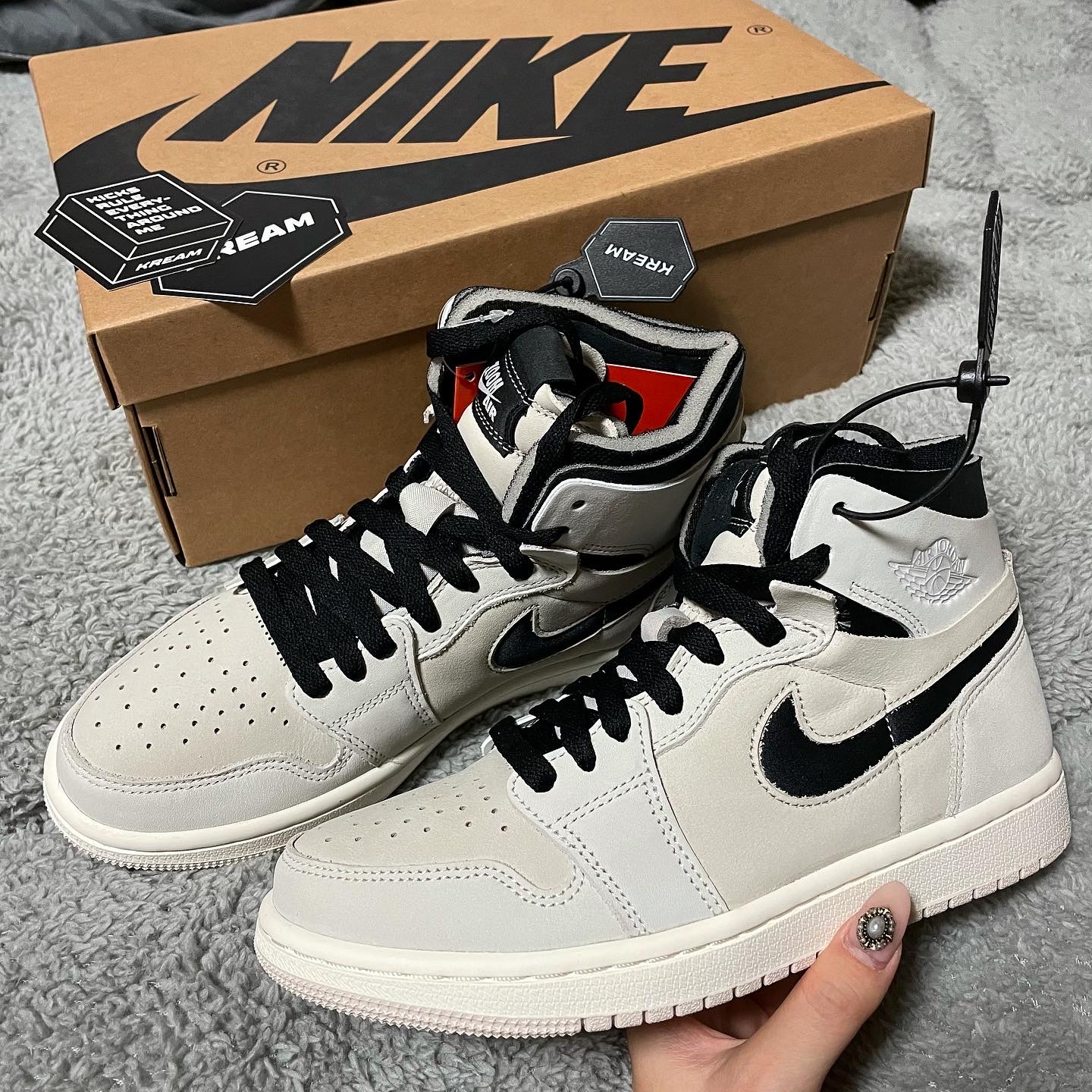 수댕 (@__s_jin__) 님의 게시물 | KREAM