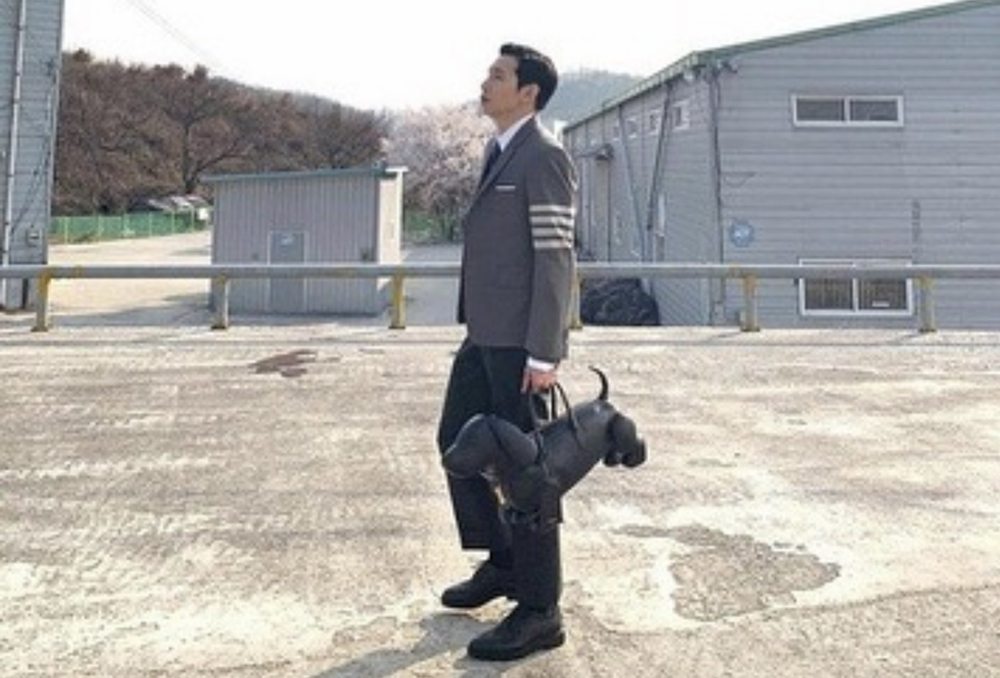 규규 (@1_gyu) 님의 게시물 | KREAM