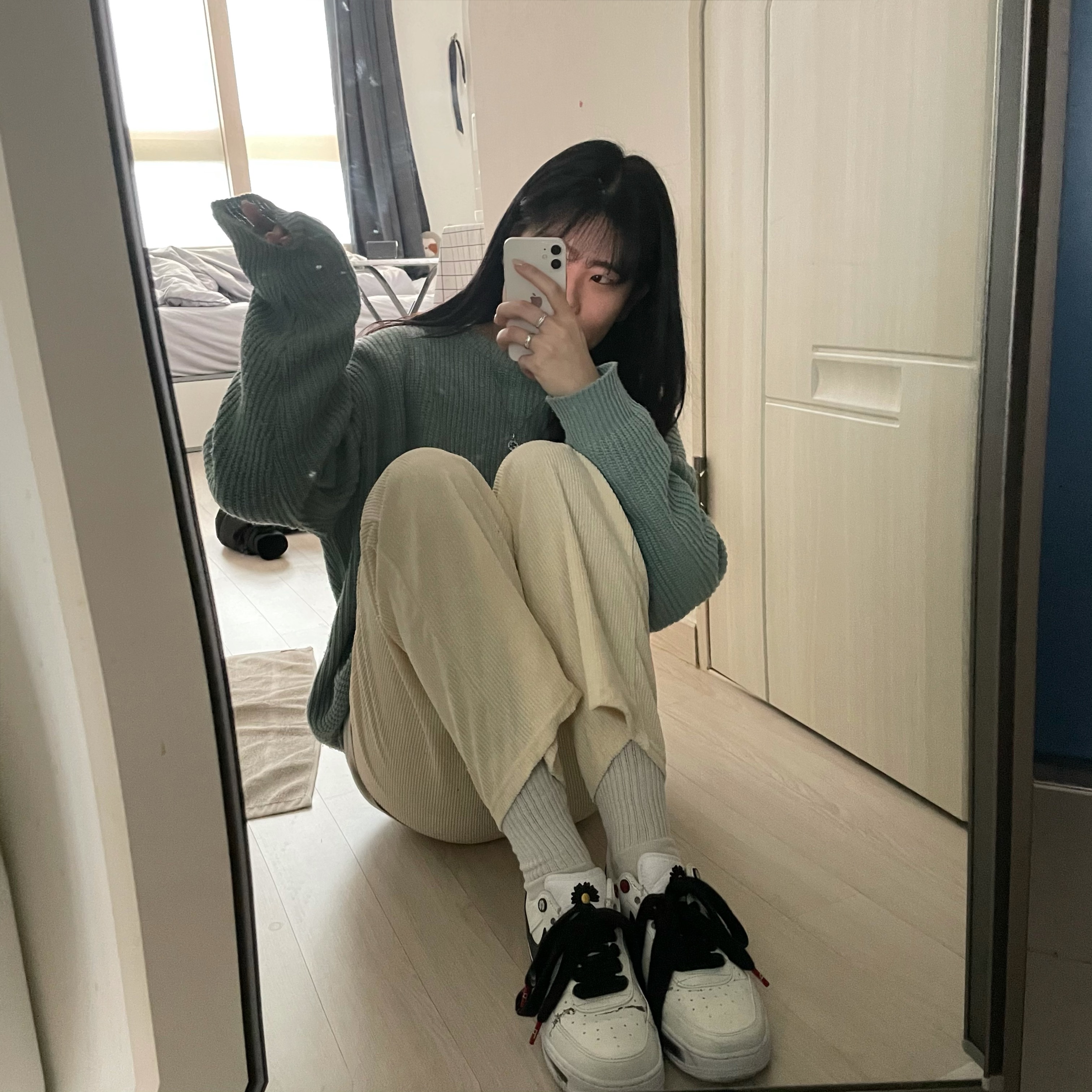 인정 (@admit) 님의 게시물 | KREAM