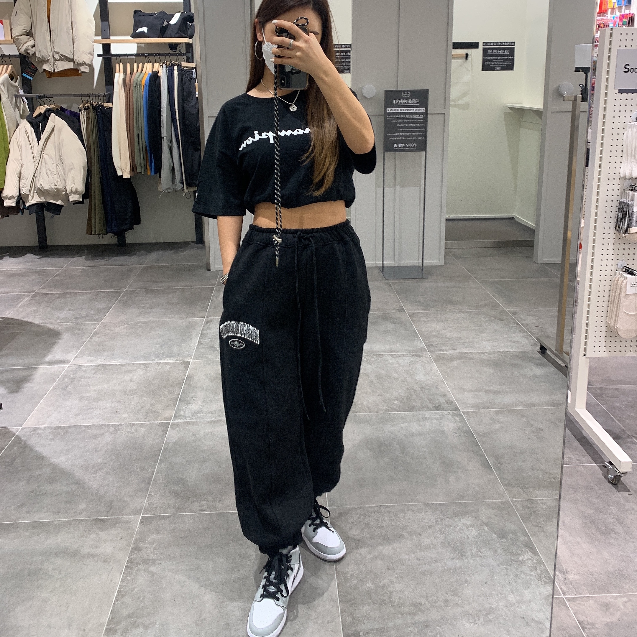 로리 (@lovejay) 님의 게시물 | KREAM