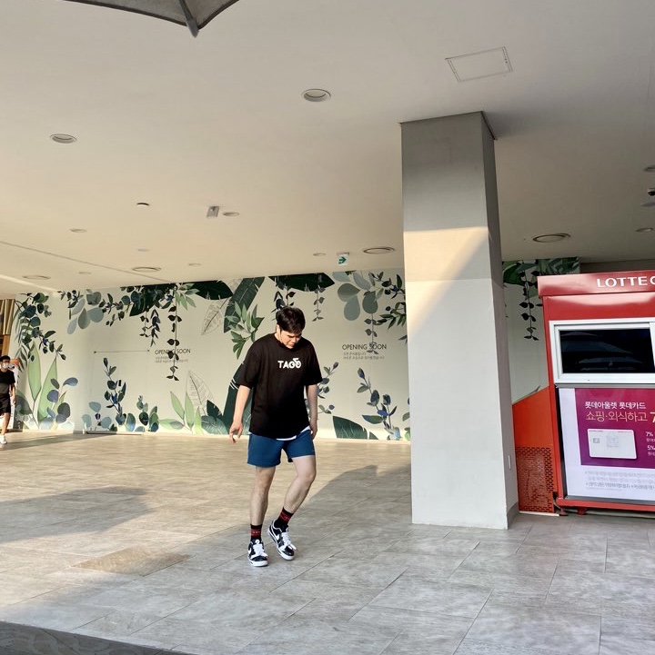 의현조 (@joy_hyun) 님의 게시물 | KREAM