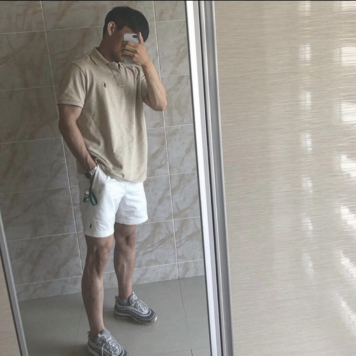 xellos (@real_onair) 님의 게시물 | KREAM