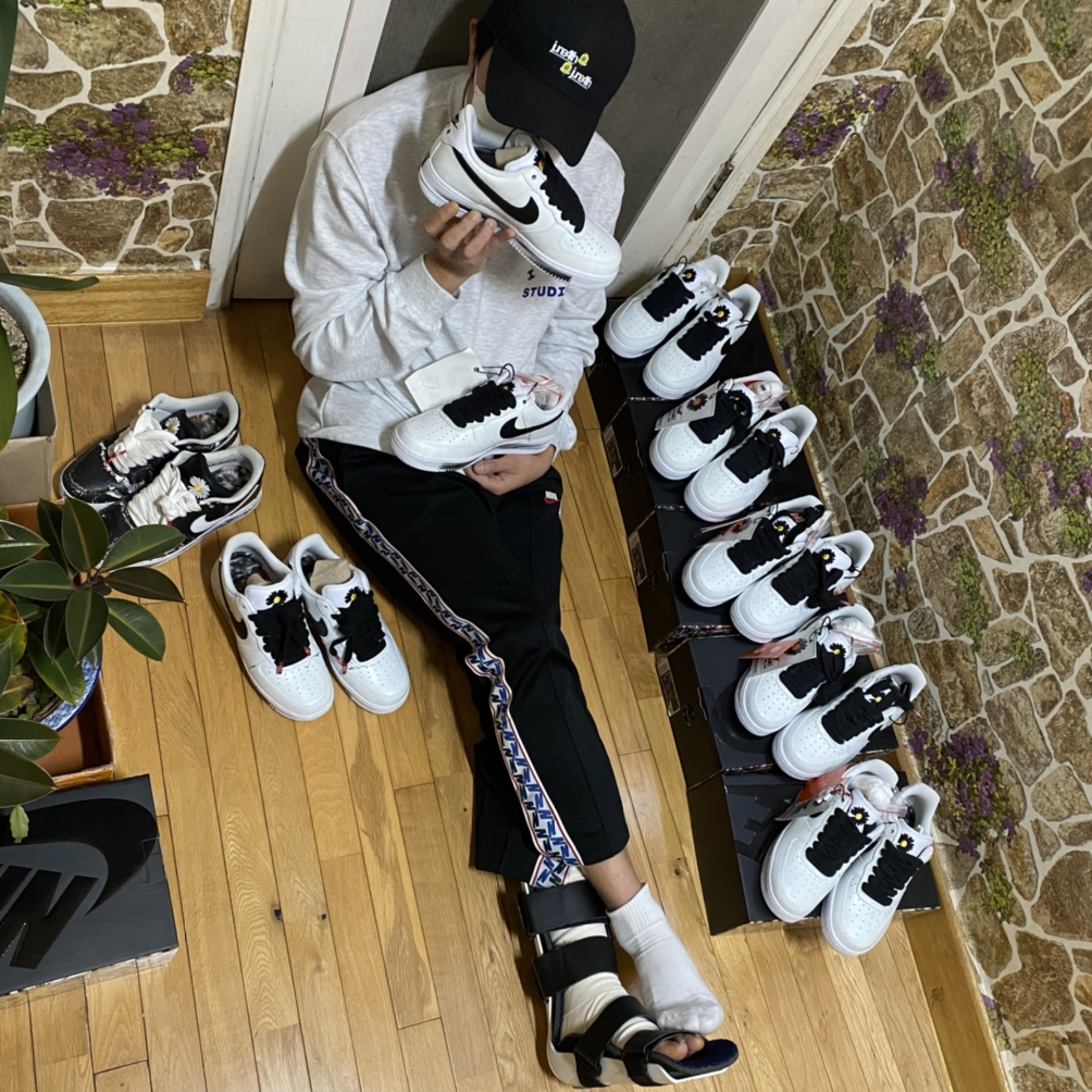 서대경 (@a_.whoisdk) 님의 게시물 | KREAM