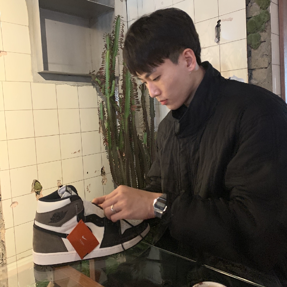 💸 (@gun_o_o_) 님의 게시물 | KREAM