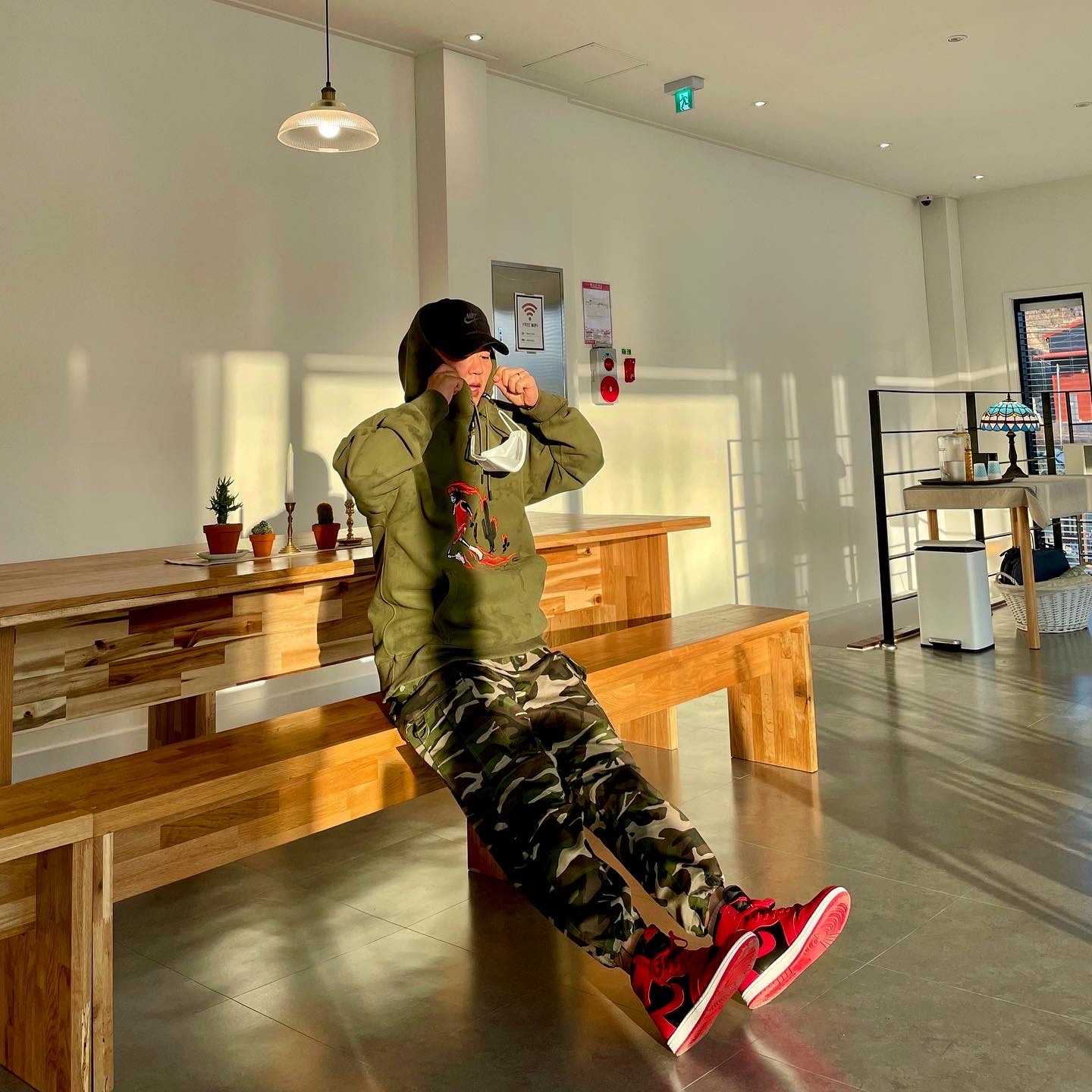 호춘이야 (@chokigood) 님의 게시물 | KREAM