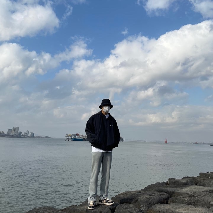 완 (@s.wna) 님의 게시물 | KREAM