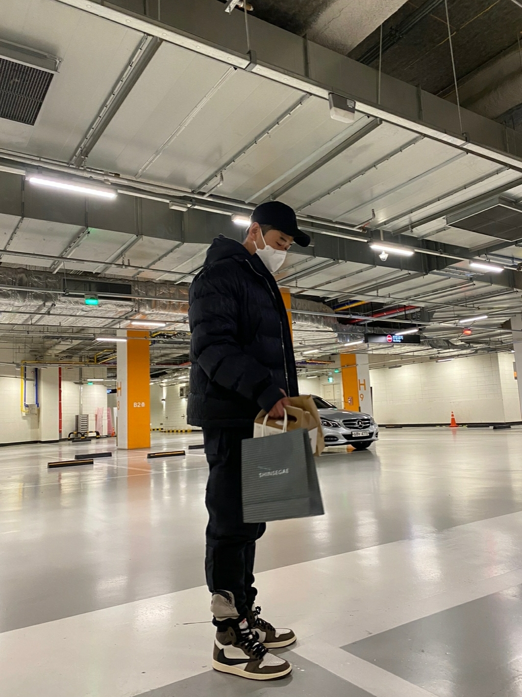 swhufs83 (@feliz_sw) 님의 게시물 | KREAM