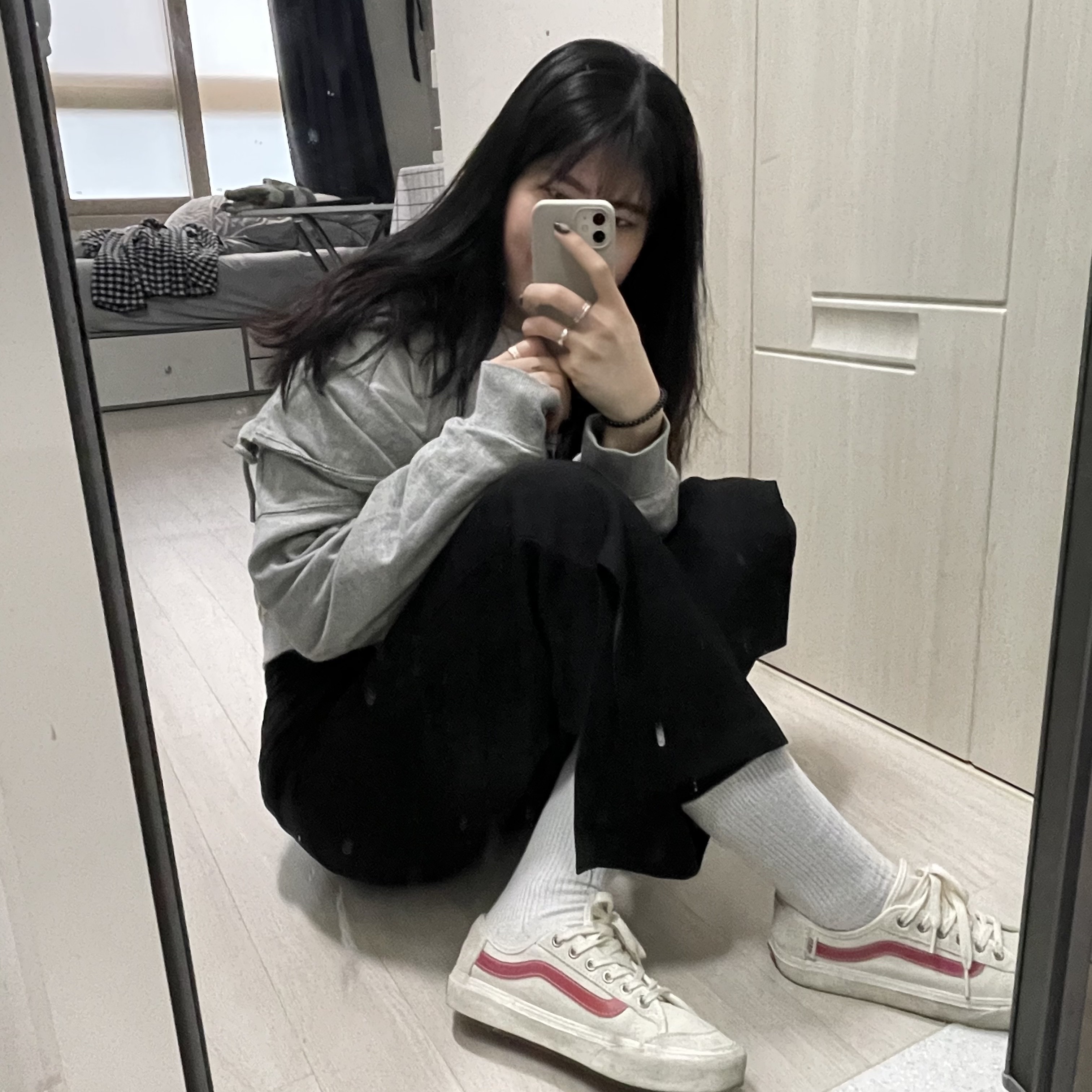 인정 (@admit) 님의 게시물 | KREAM