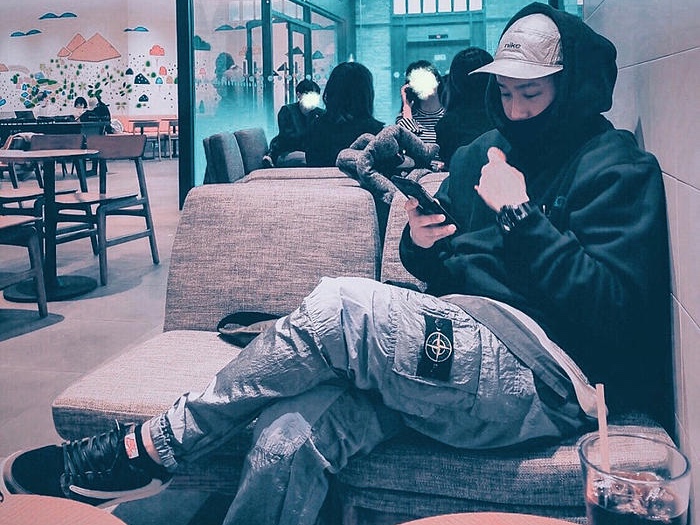 HENZ (@_henz) 님의 게시물 | KREAM