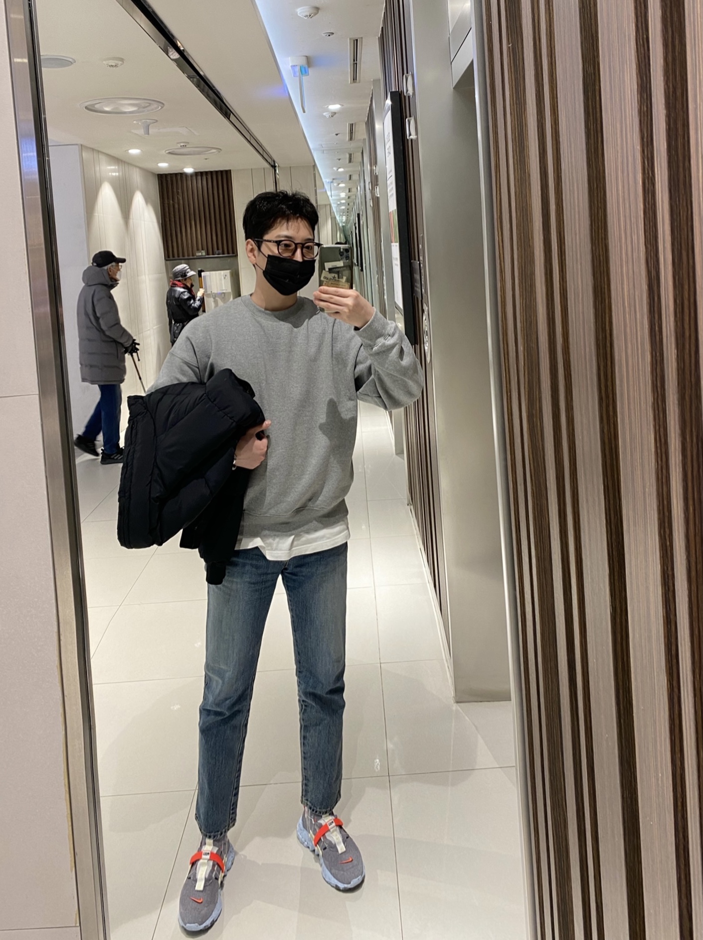 (@rtrtrt_iii) 님의 게시물 | KREAM