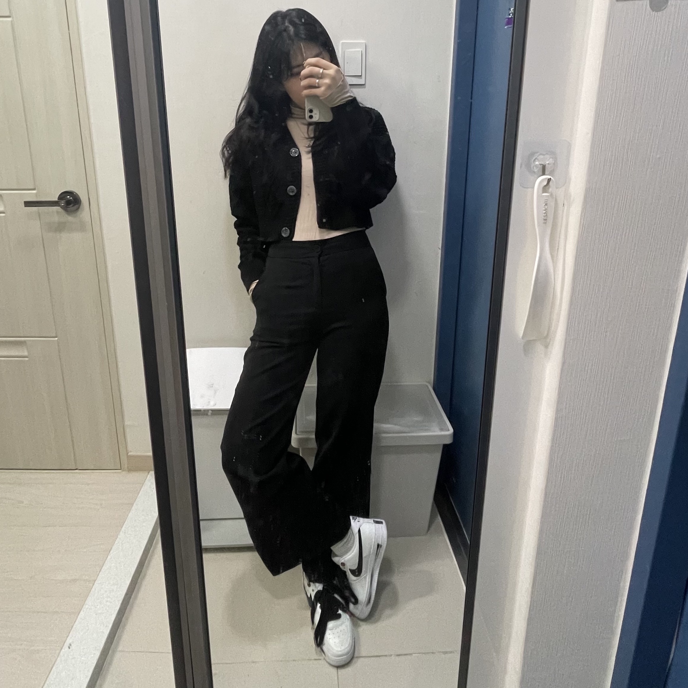 인정 (@admit) 님의 게시물 | KREAM