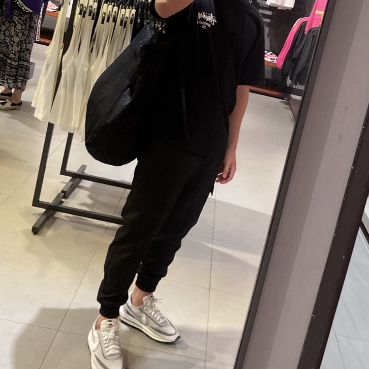 난바 (@osaka) 님의 게시물 | KREAM