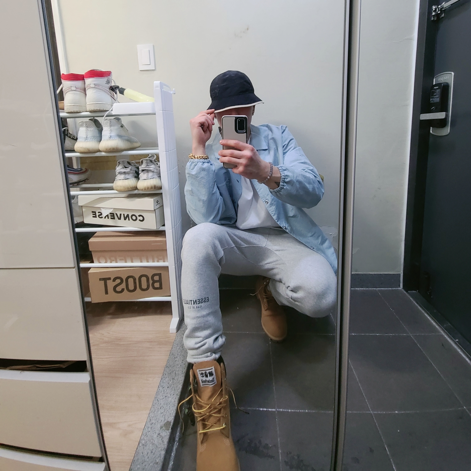 JJ Cho (@illadelph_jj) 님의 게시물 | KREAM