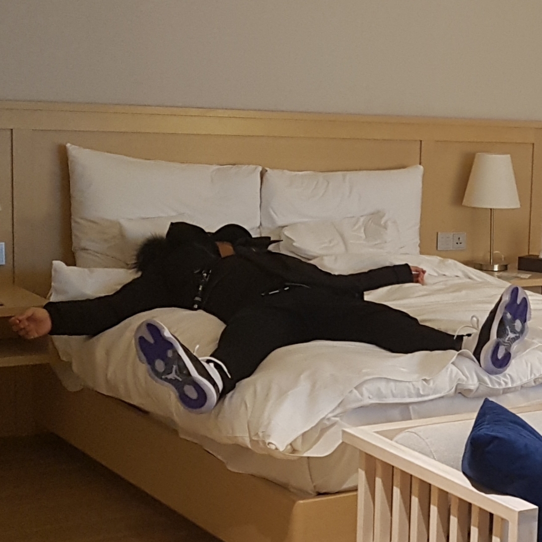 군써니 (@goonsun) 님의 게시물 | KREAM