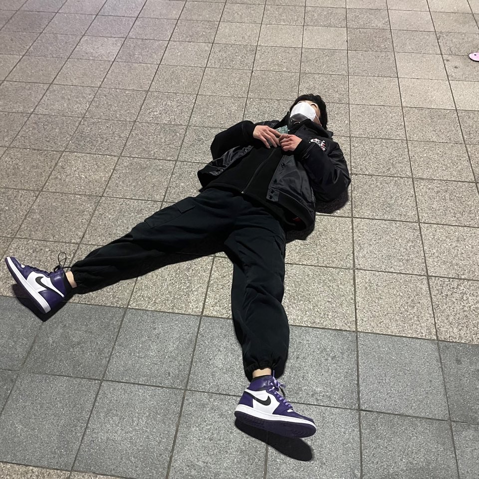 김대욱 (@rlaeodnr) 님의 게시물 | KREAM