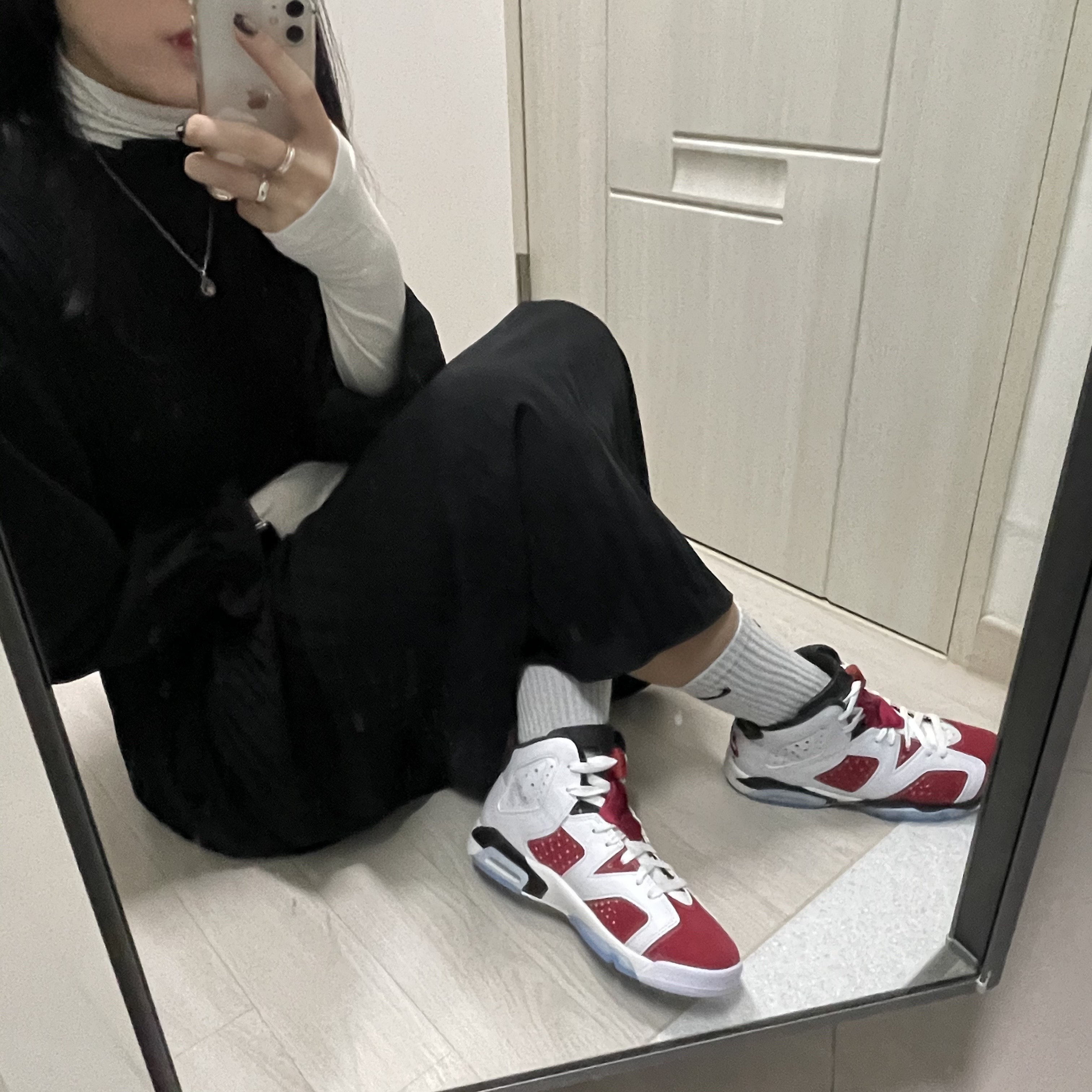 인정 (@admit) 님의 게시물 | KREAM