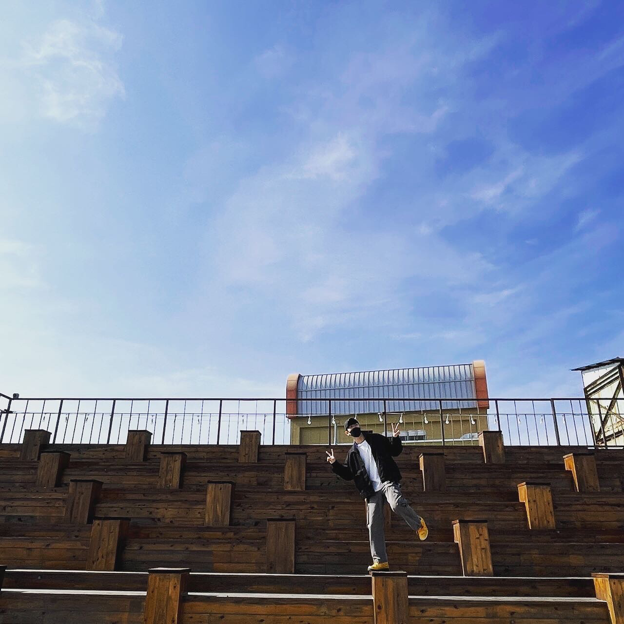 호라 (@ho_ra) 님의 게시물 | KREAM