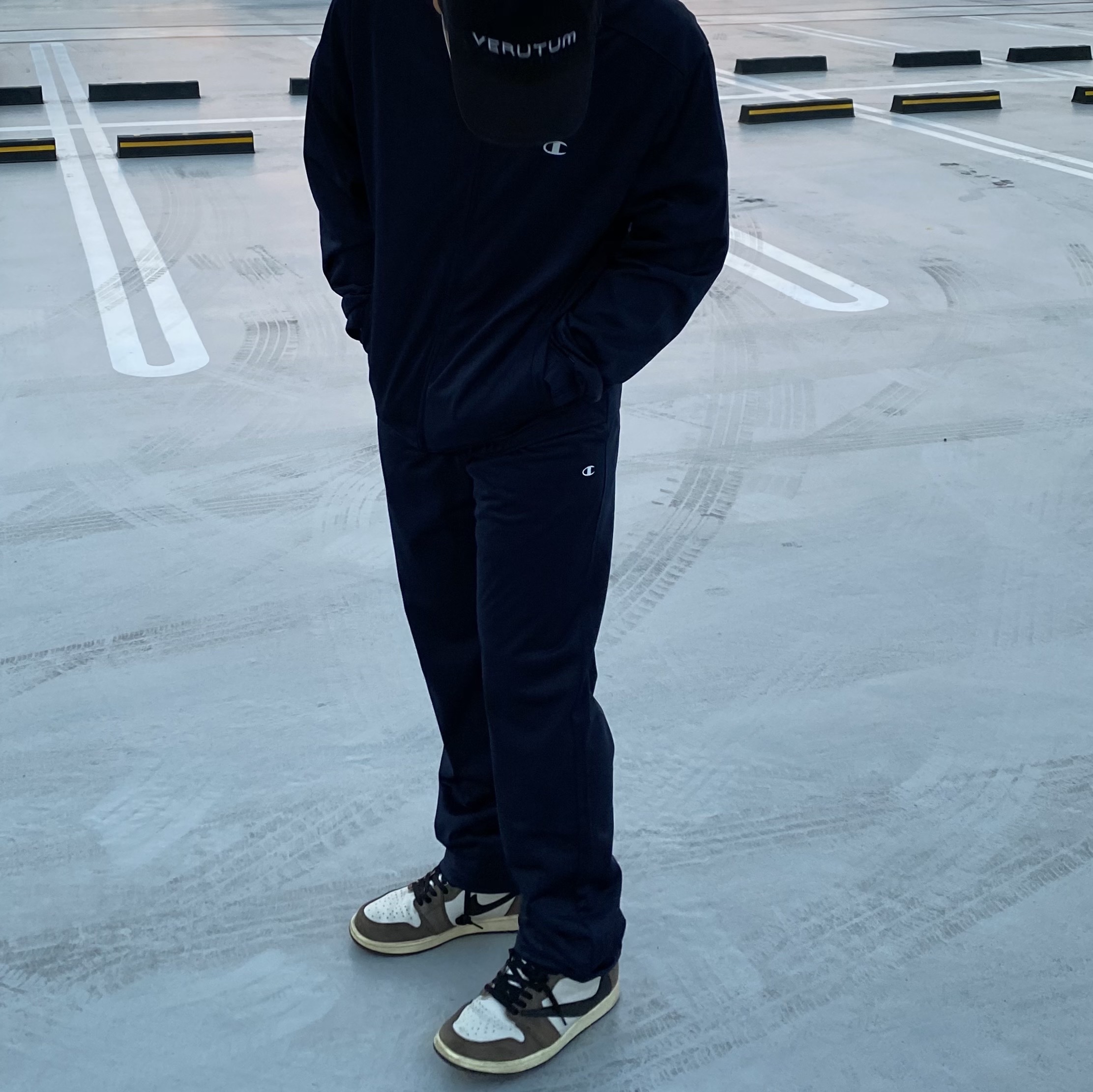 김도천 (@do1002_) 님의 게시물 | KREAM