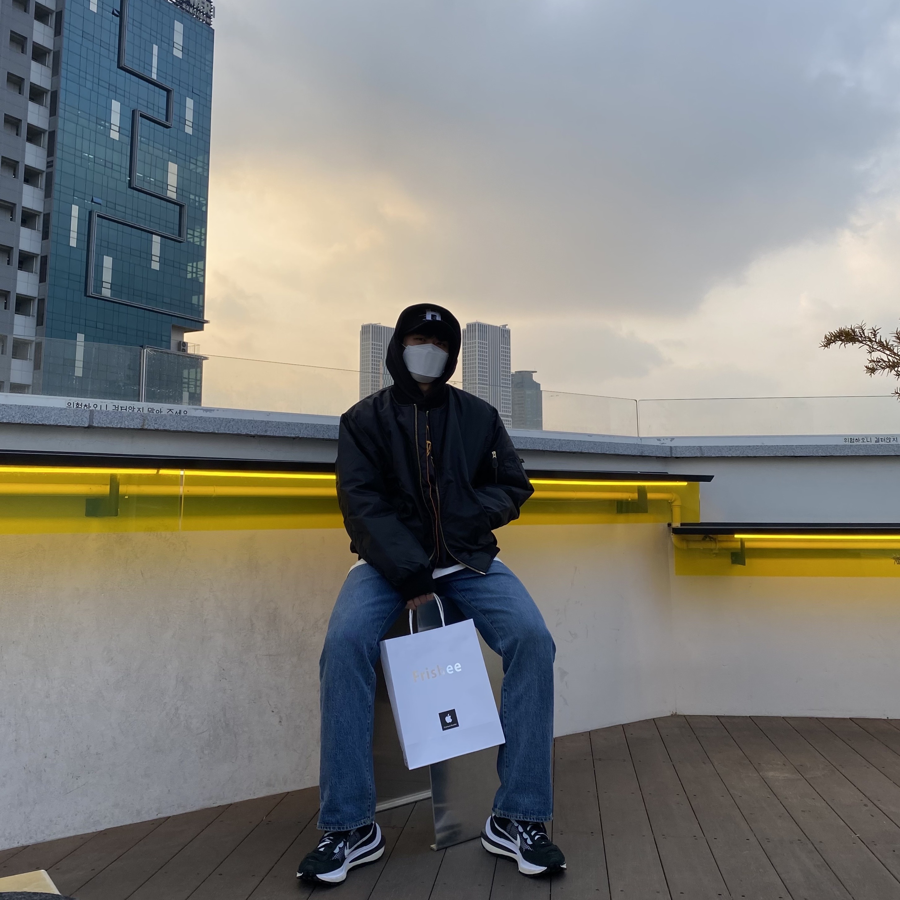 lodnon (@rlaxorbs_98) 님의 게시물 | KREAM