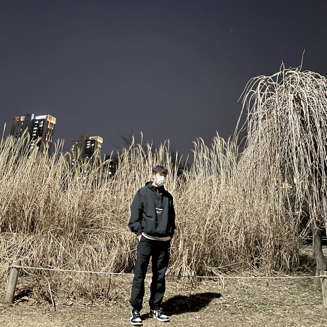 완 (@s.wna) 님의 게시물 | KREAM