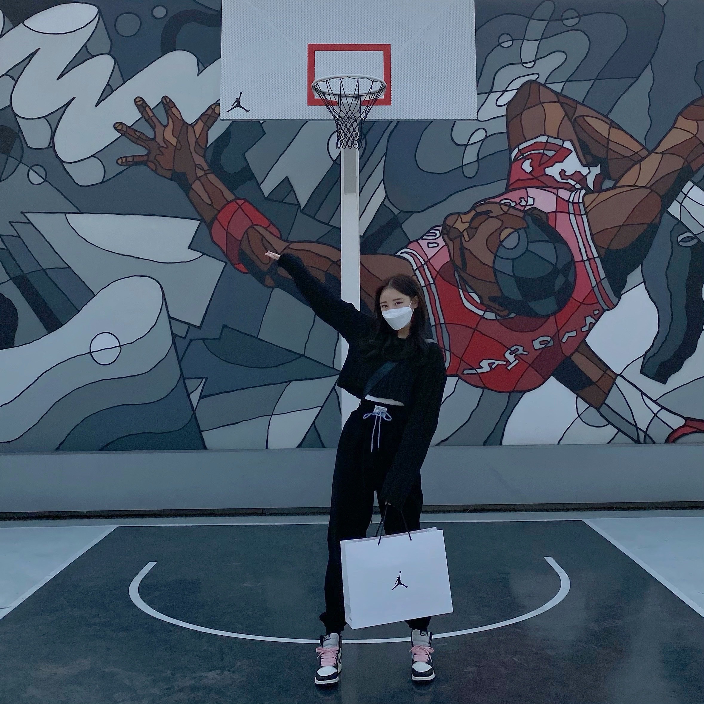 (@s2_heevely_s2) 님의 게시물 | KREAM