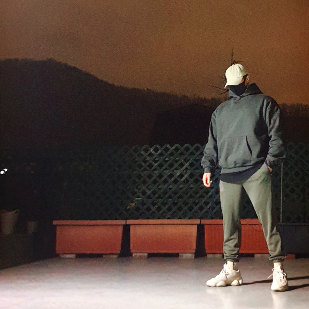 krwang (@krwang) 님의 게시물 | KREAM