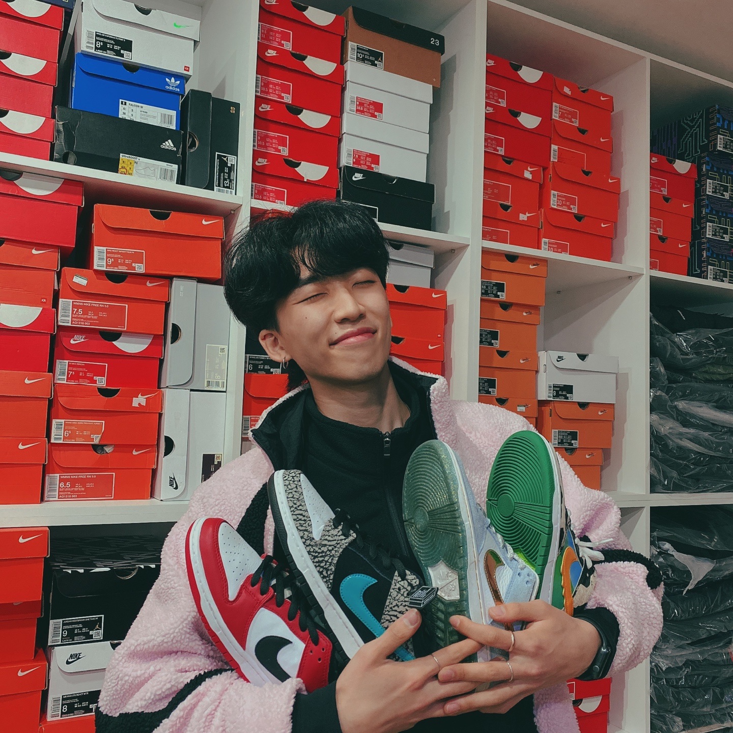 김대욱 (@rlaeodnr) 님의 게시물 | KREAM