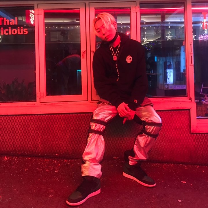 vandal_halfmoon (@vandal_half...) 님의 게시물 | KREAM