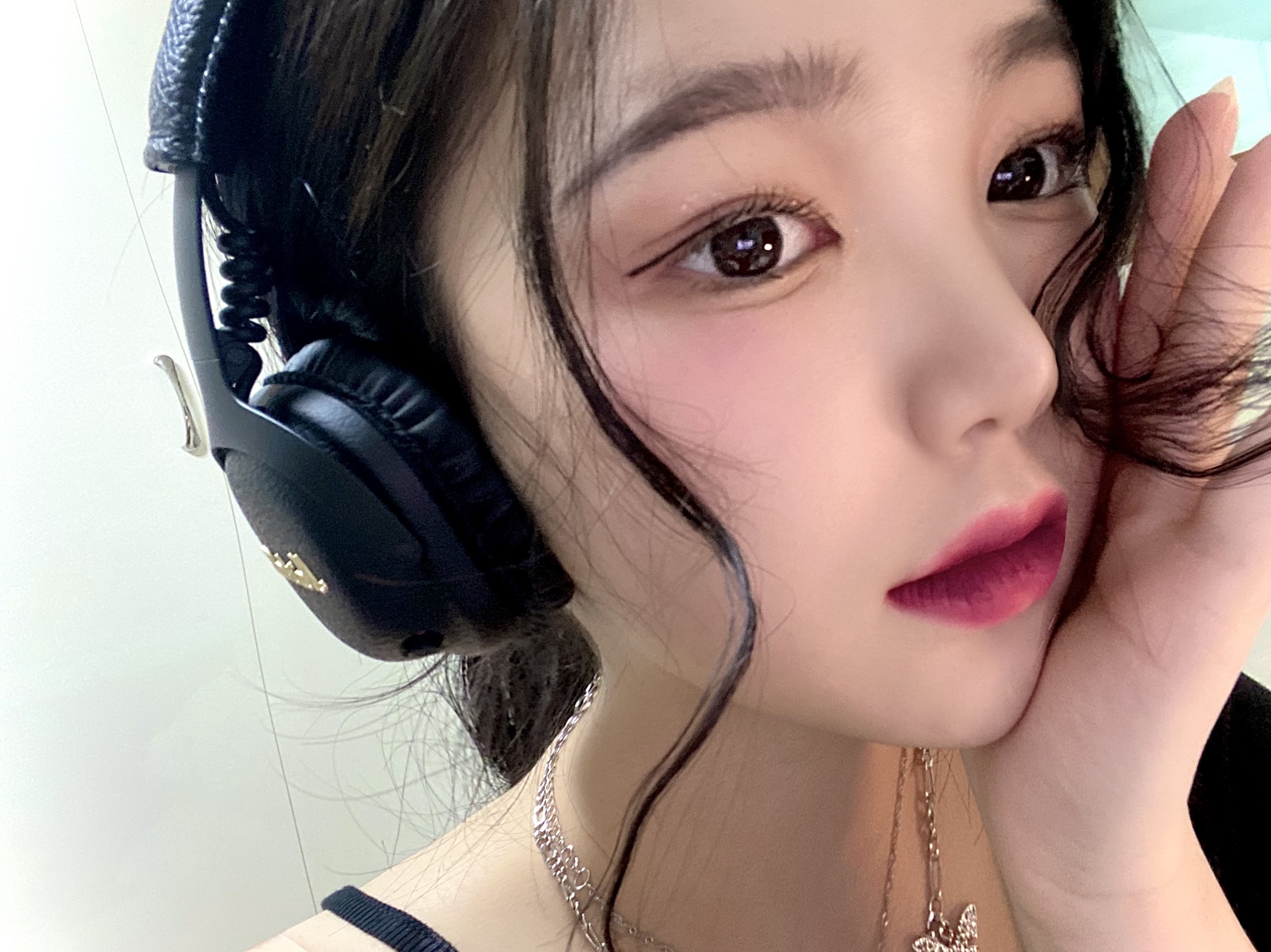 정다솜 (@som.e) 님의 게시물 | KREAM