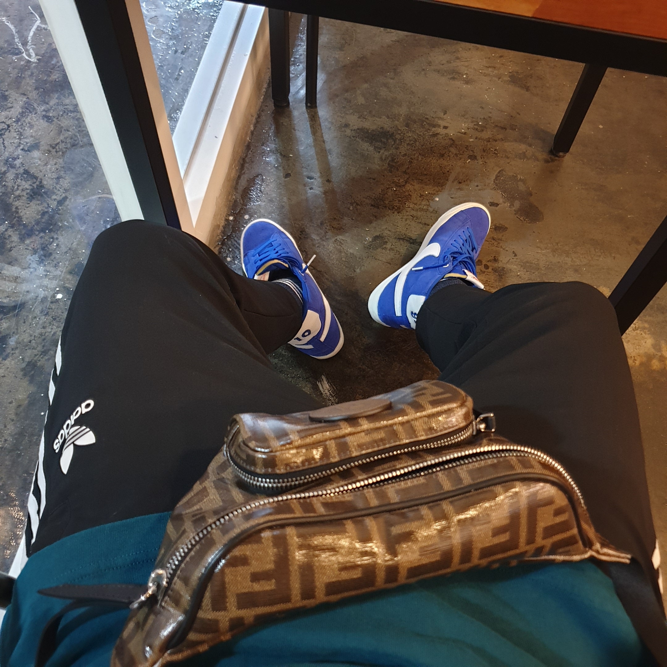 코난 (@_lets_be) 님의 게시물 | KREAM