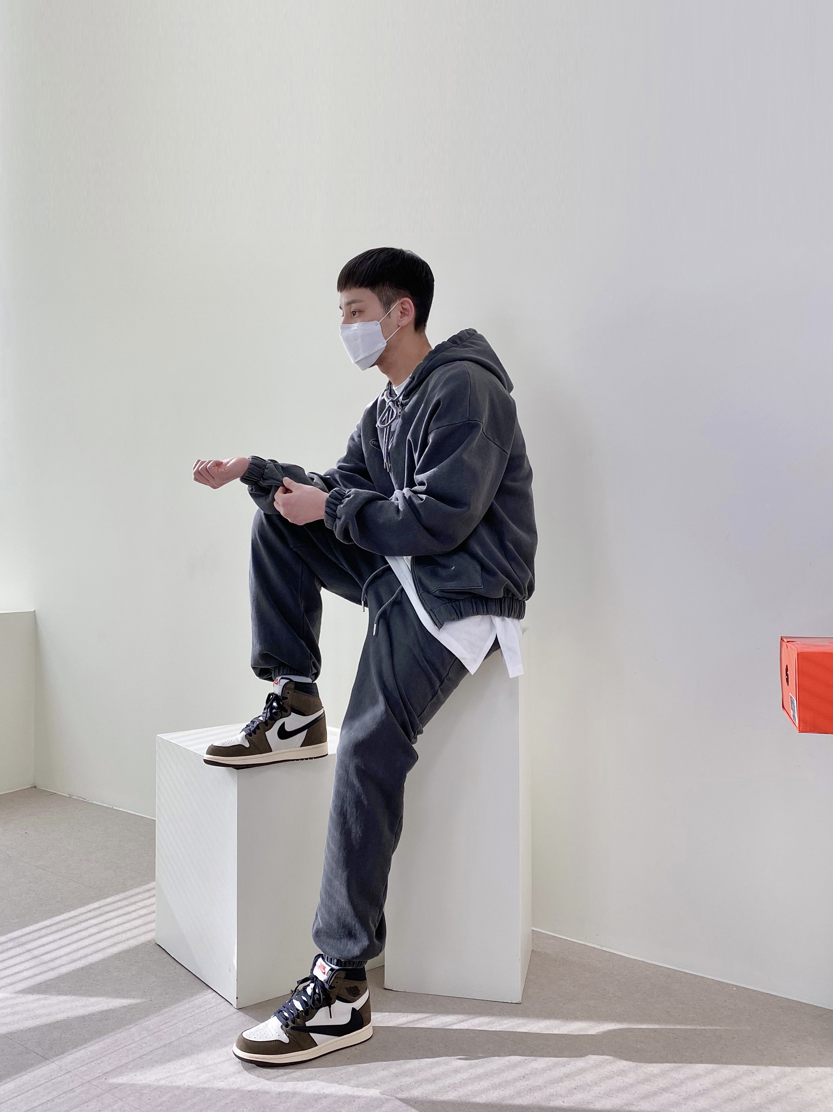 굳셀 건 넓을 호 (@thisis_ho) 님의 게시물 | KREAM