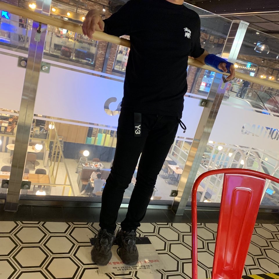 정창용 (@jjj_yong_) 님의 게시물 | KREAM