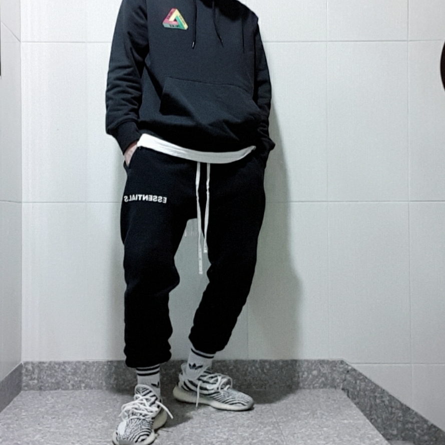 꺼낸다 (@k1m_0j) 님의 게시물 | KREAM