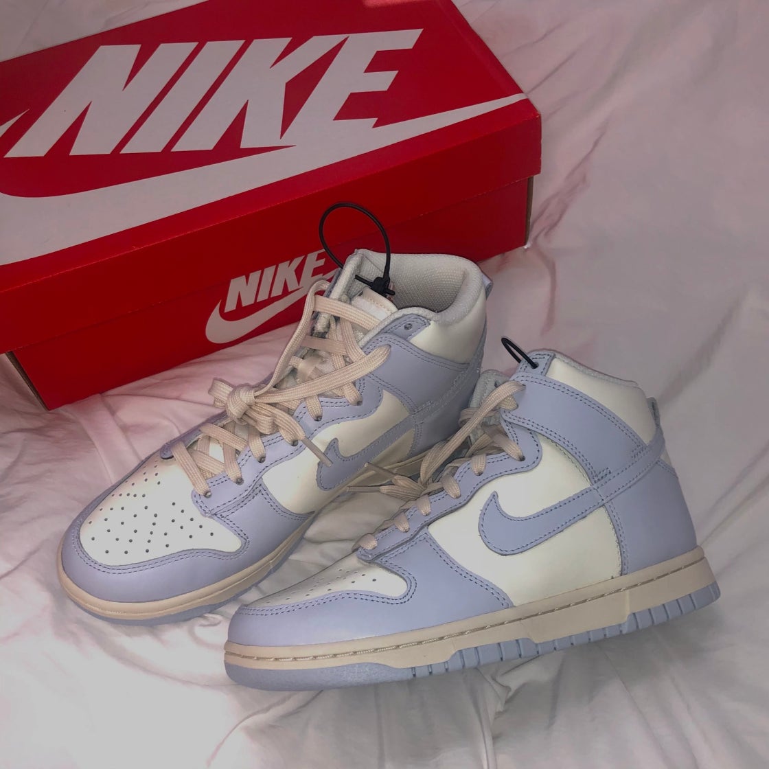 (@nike_moa) 님의 게시물 | KREAM