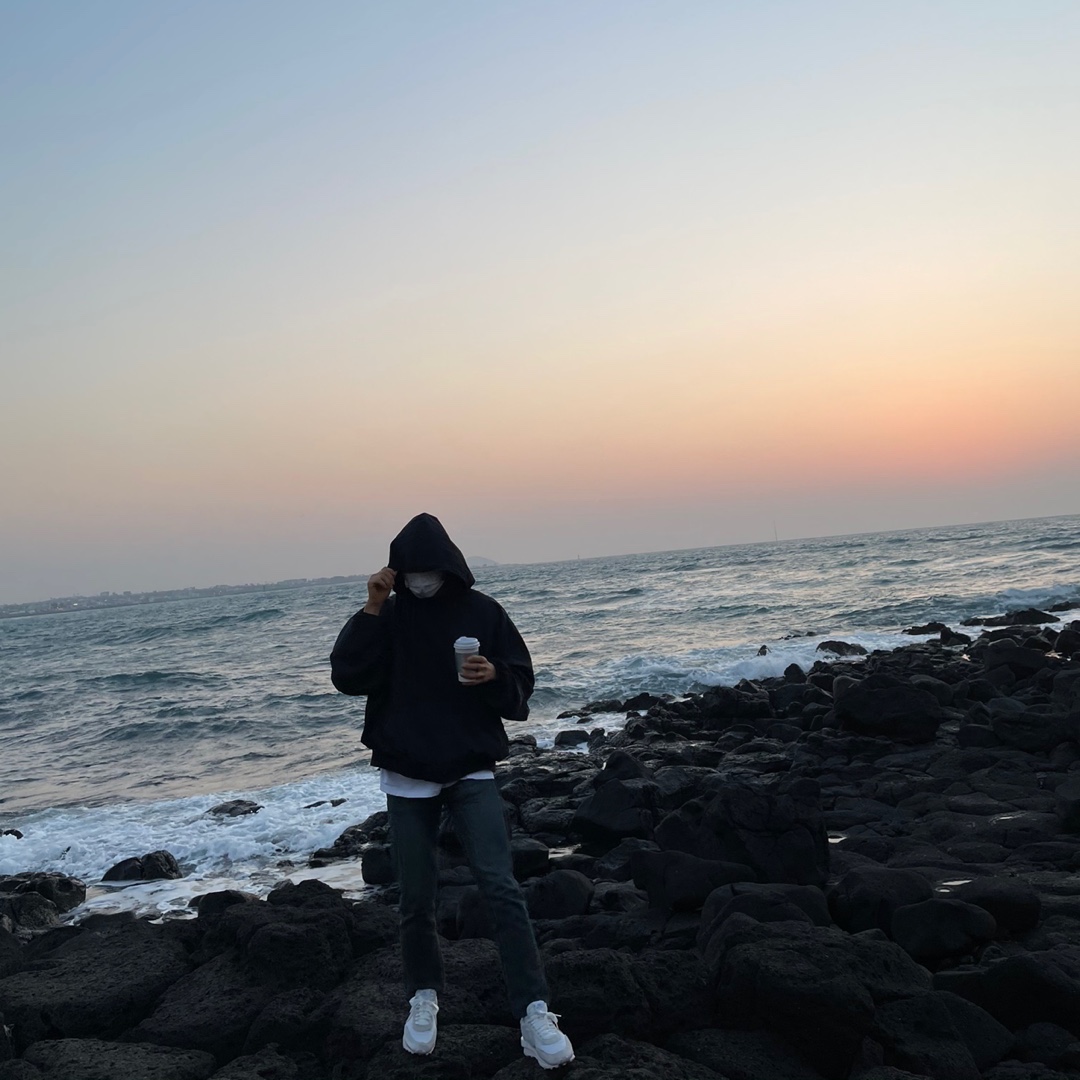 완 (@s.wna) 님의 게시물 | KREAM