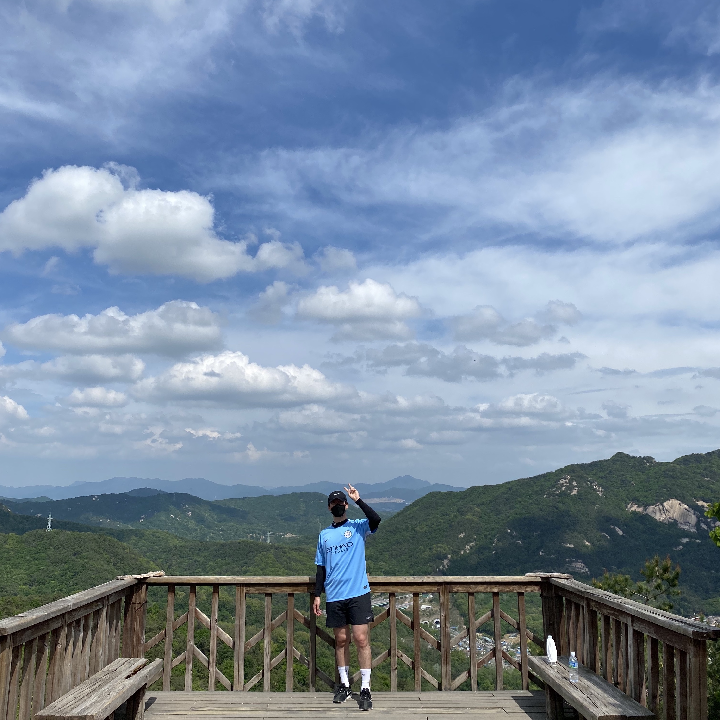 Bz (@b.zin) 님의 게시물 | KREAM