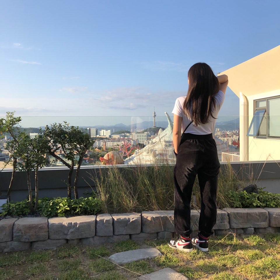 구불출 (@siwan) 님의 게시물 | KREAM