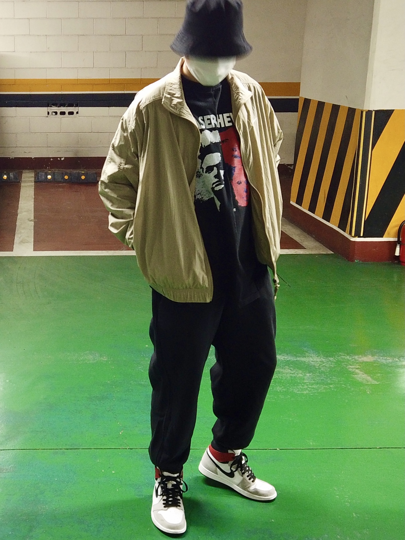 존오즈 (@john_oz) 님의 게시물 | KREAM