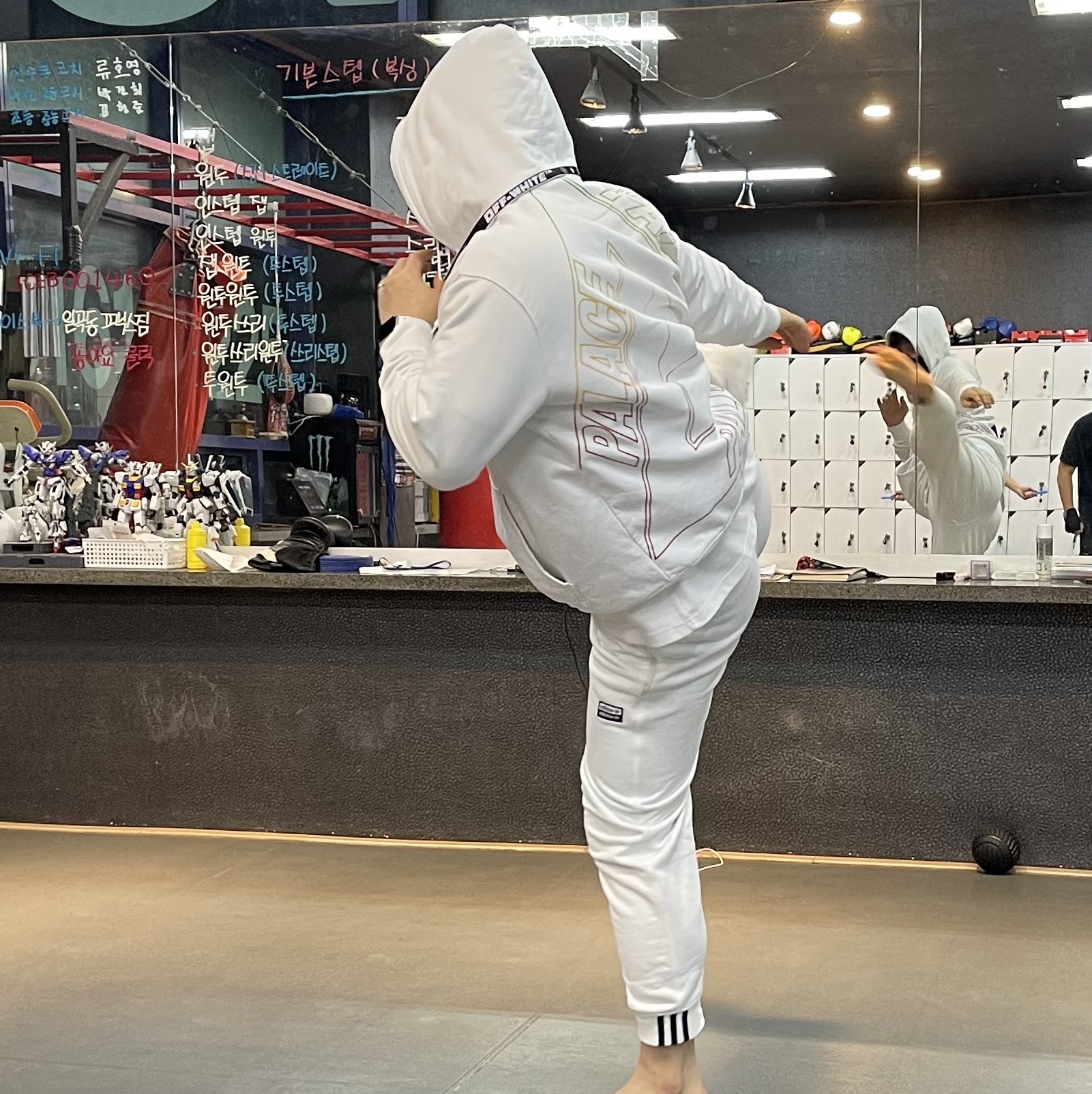 토라🐯 (@tora_) 님의 게시물 | KREAM